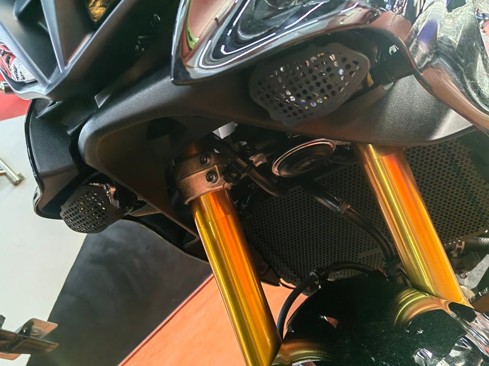 Tracer 900 GT Headlight Grill Small – Zero One Moto Shop